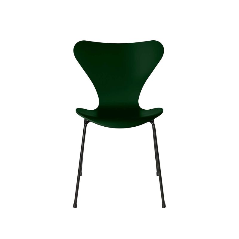 Den ikoniske Syver Stol 3107 af Arne Jacobsen - Køb den her