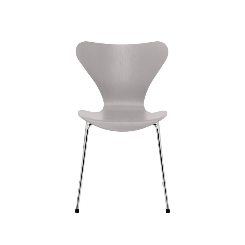 Den ikoniske Syver Stol 3107 af Arne Jacobsen - Køb den her