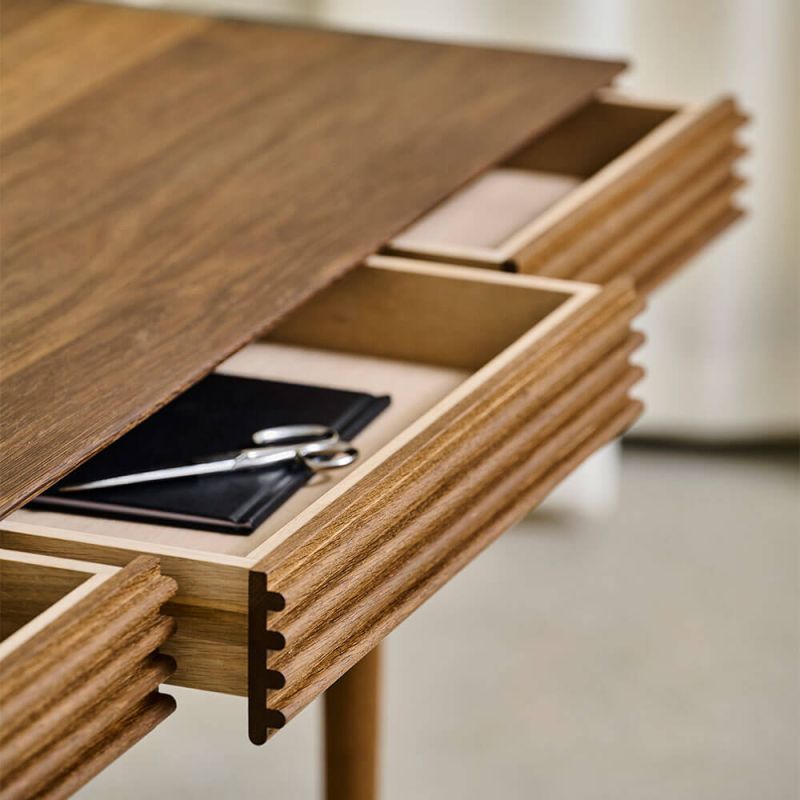 Groove Skrivebord fra dk3 – Ingvard Christensen – Køb det her